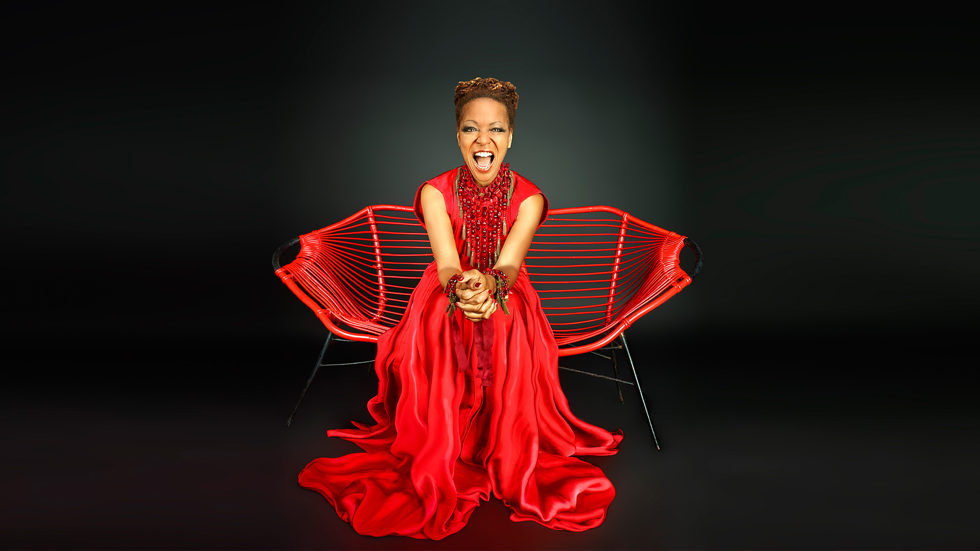 Picture of Lisa Simone Kelly