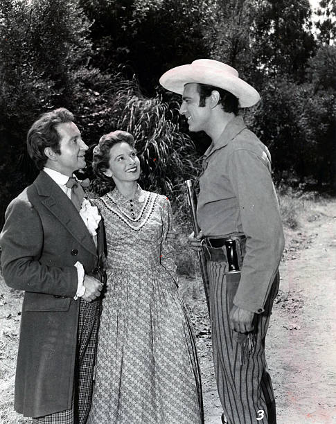 Robert Cornthwaite, Barbara Eiler, Scott Forbes