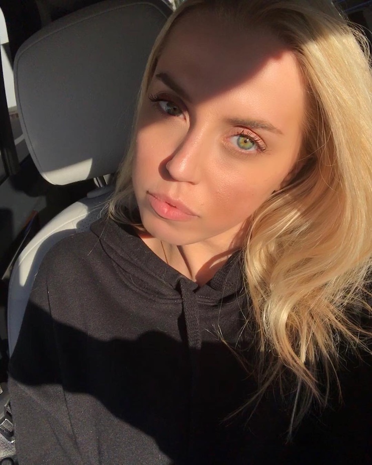 Violet Benson picture