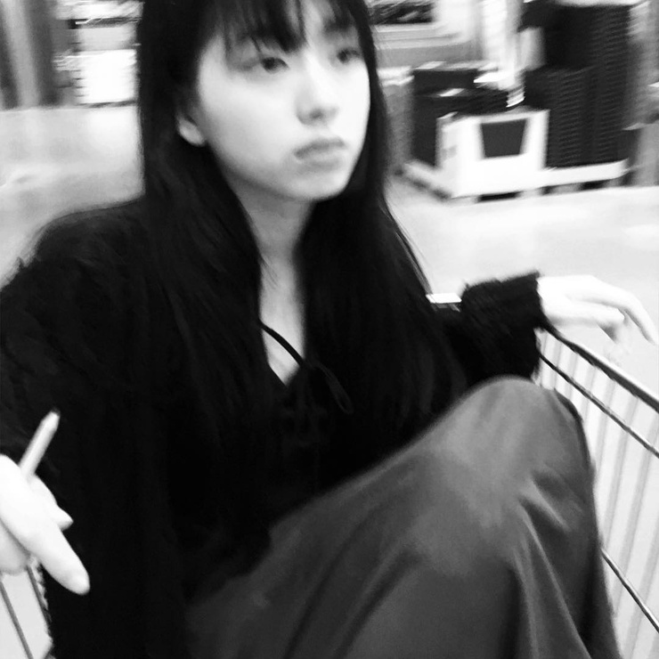 Picture of Shin Se-Hwi