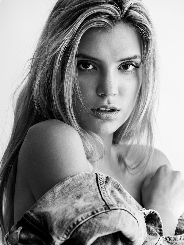 Picture of Alissa Violet