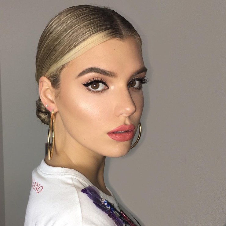 Image of Alissa Violet