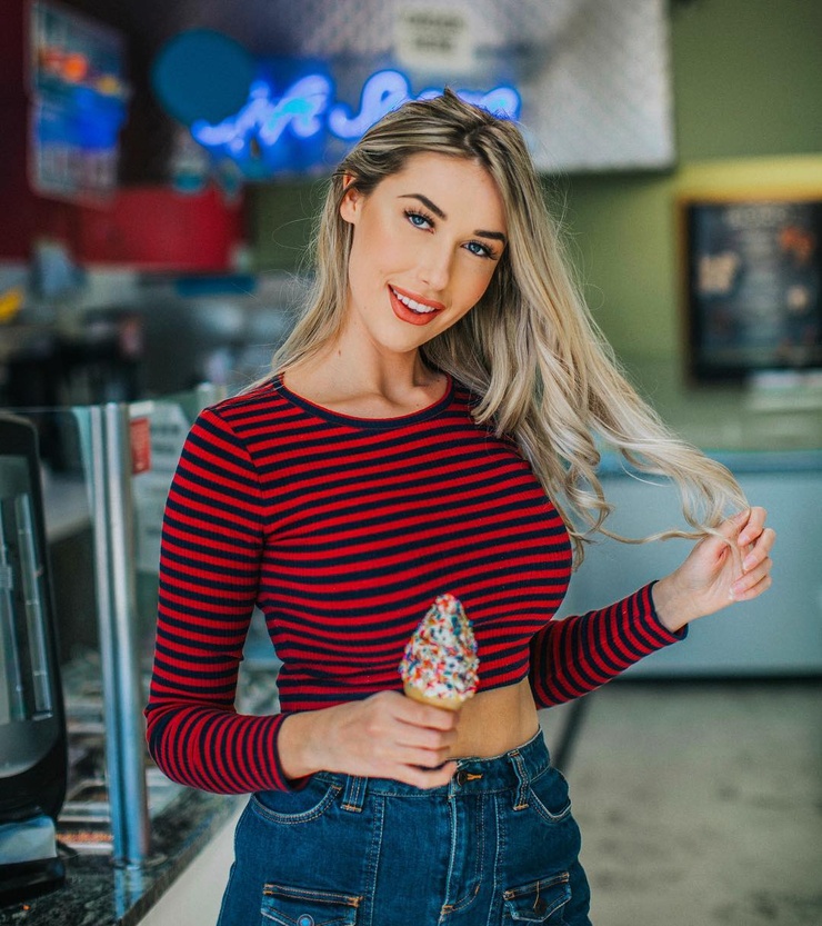 Noelle Foley picture