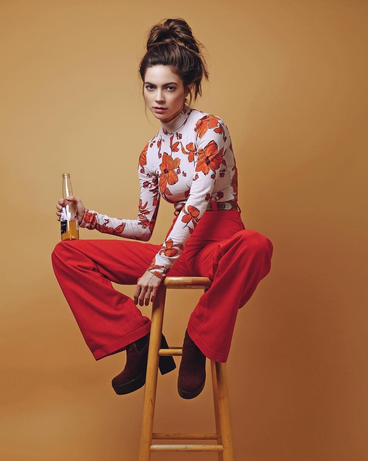 Caitlin Carver picture