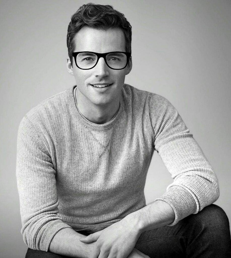 Picture of Ian Harding