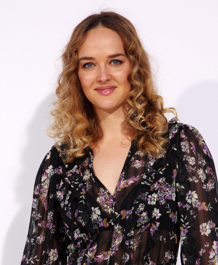 Jess Weixler image