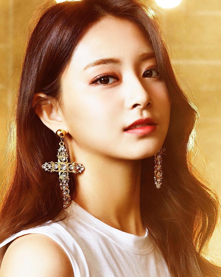 Picture of Chou Tzu-yu (Tzuyu)