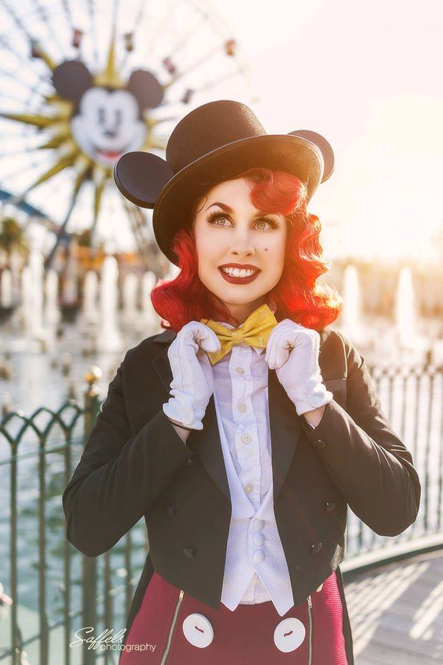 Picture of Traci Hines