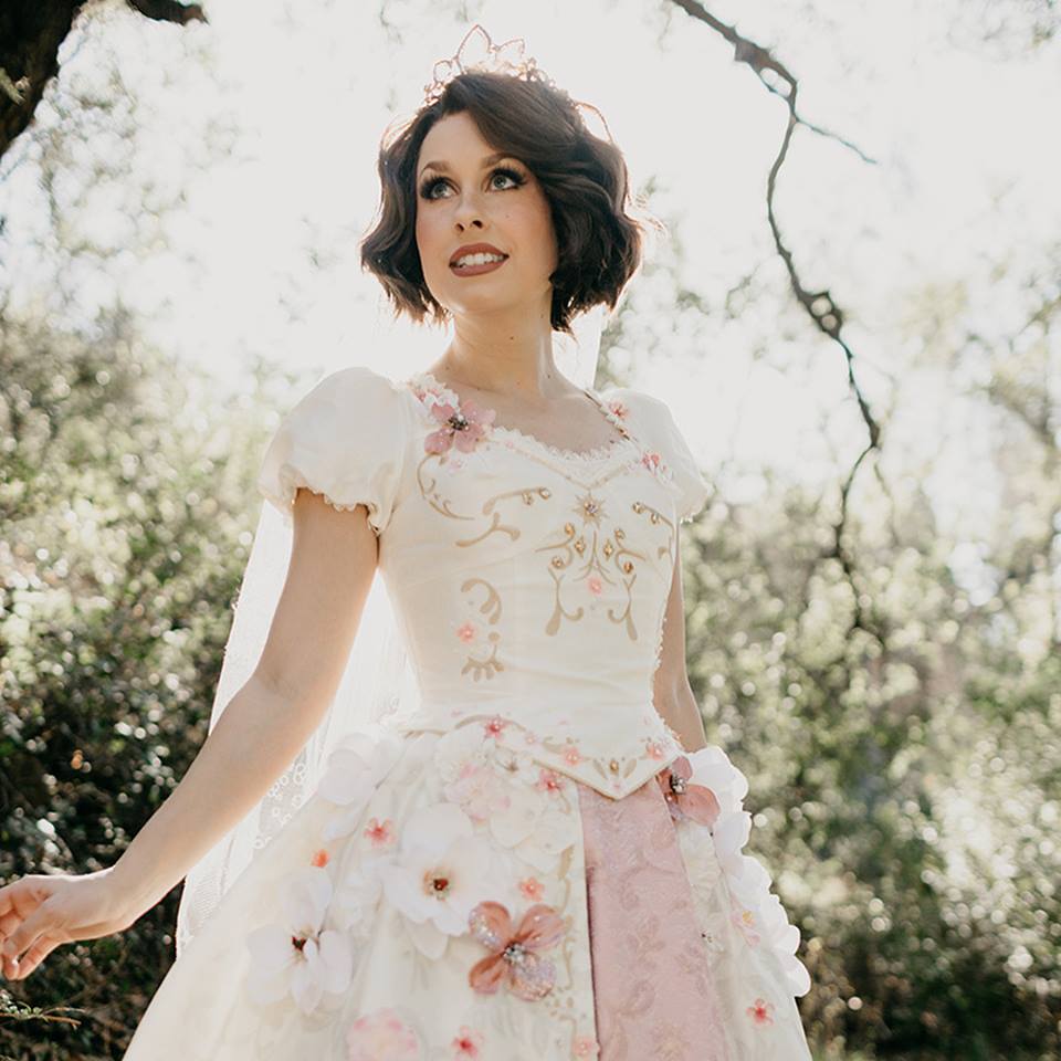 Picture of Traci Hines