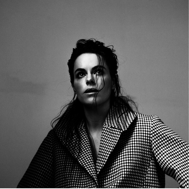 Picture of Emily Hampshire