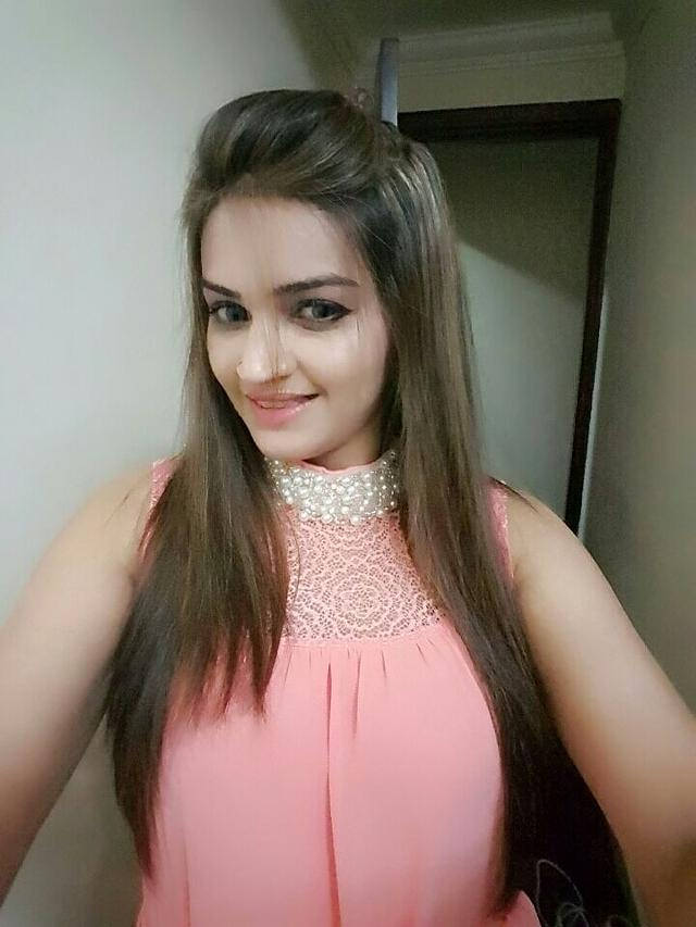 Eye-catching and Extraordinarily Active Indian Pak