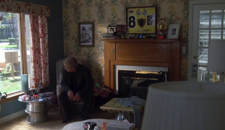 Broken Flowers image