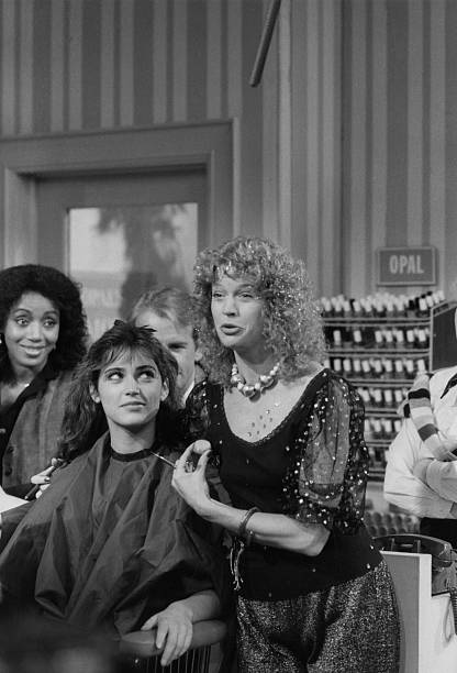 Kim Delaney, Dorothy Lyman