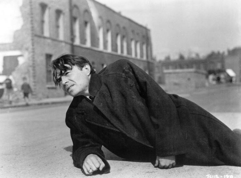 Odd Man Out (1947) image