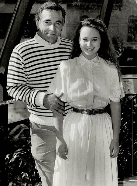 Robert Mandan, Ocean Hellman