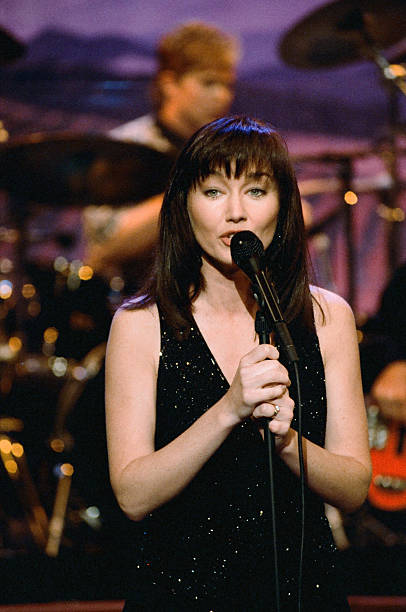 Lari White