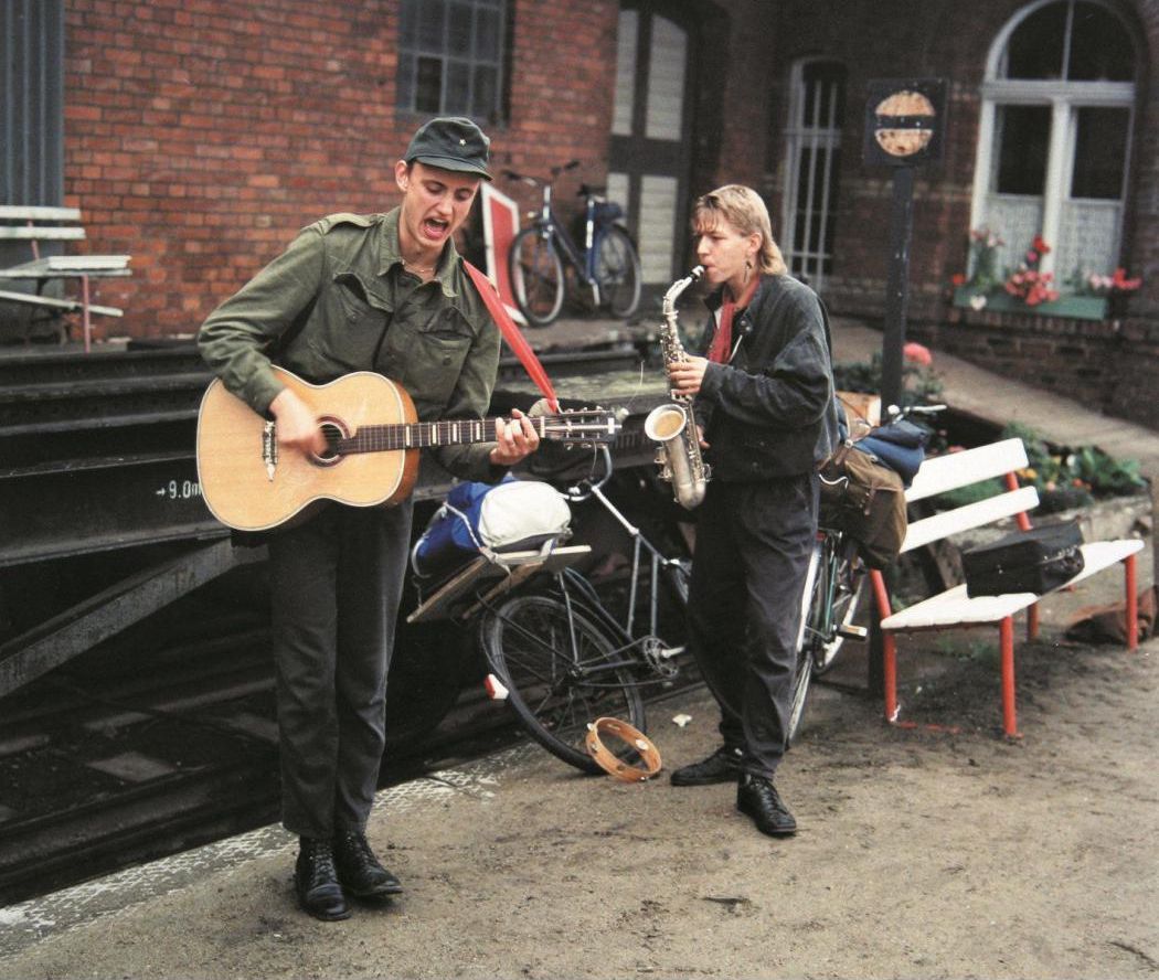 Picture of whisper & SHOUT