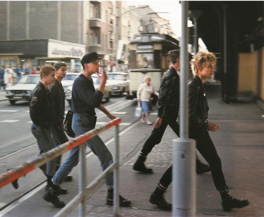 Picture of whisper & SHOUT