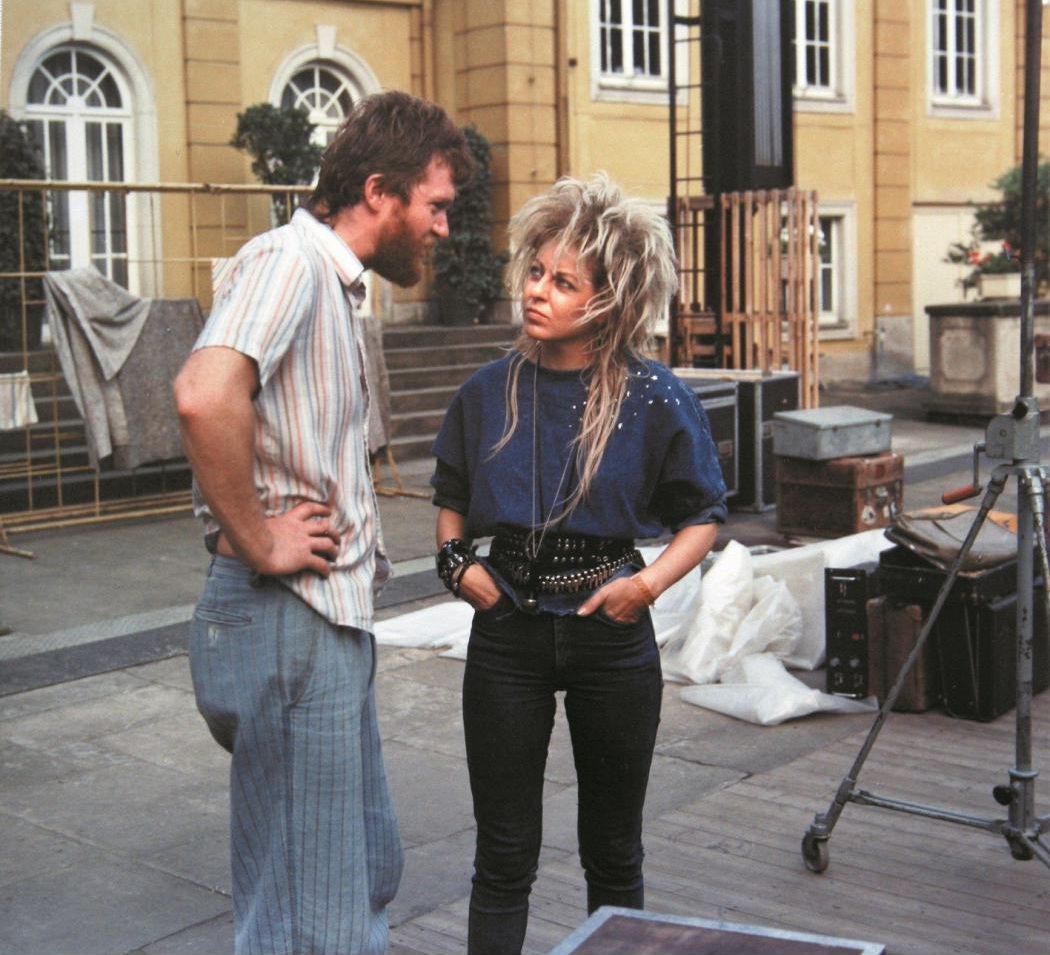 Picture of whisper & SHOUT