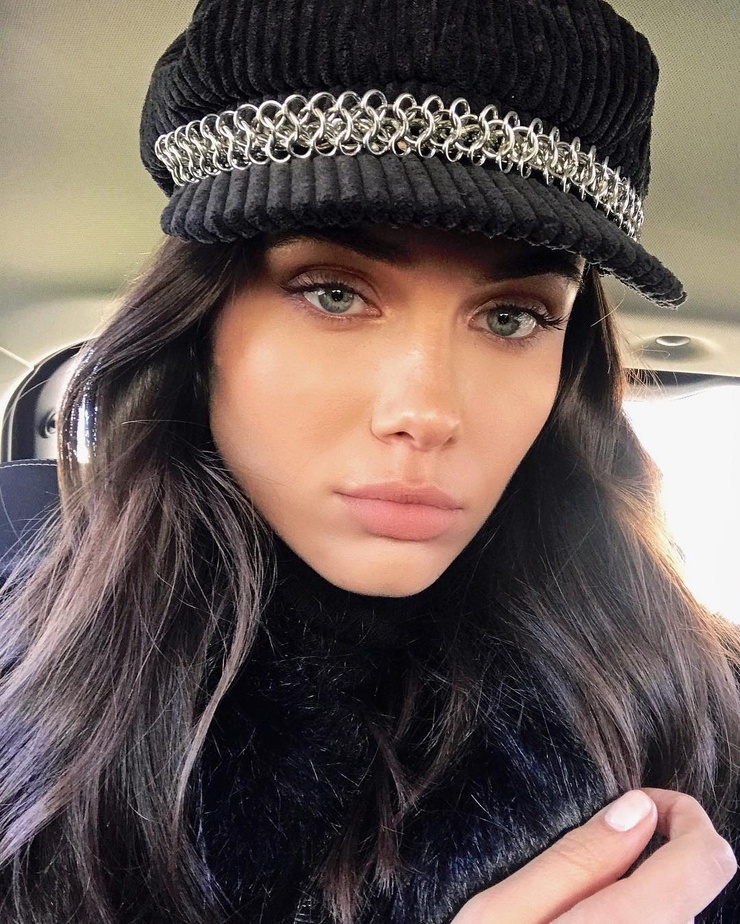 Vika Bronova picture