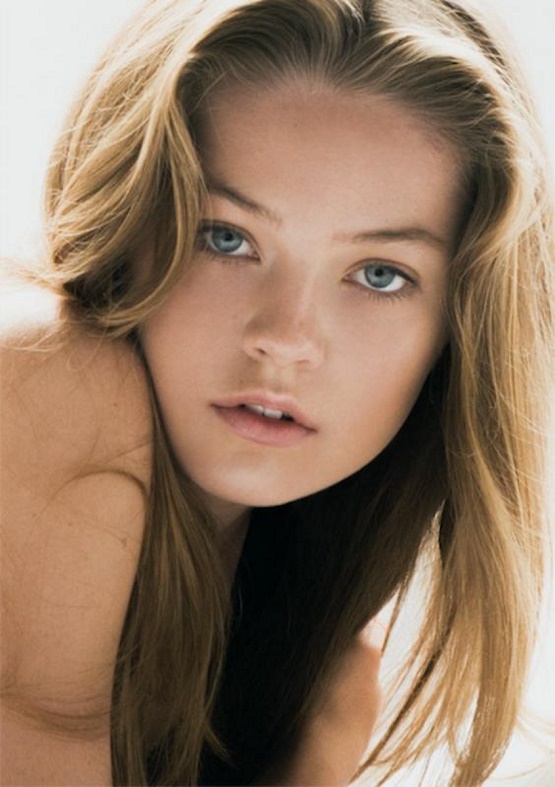 Picture of Phoebe Witney