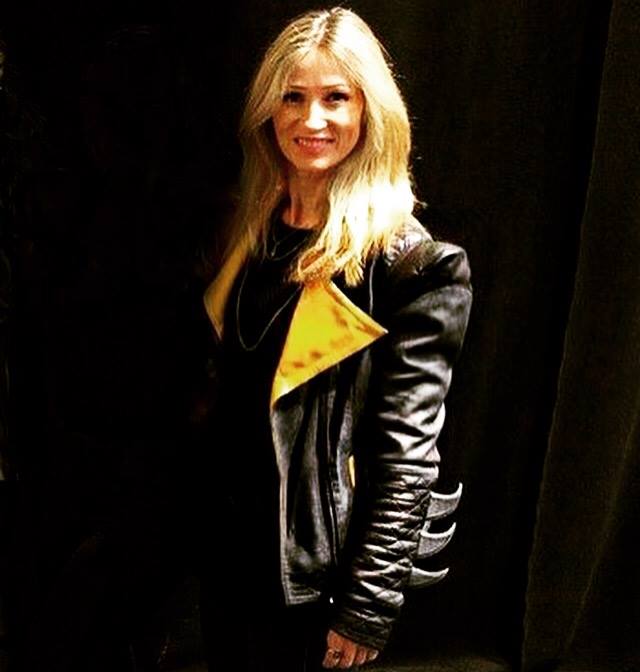 Angela Dixon image