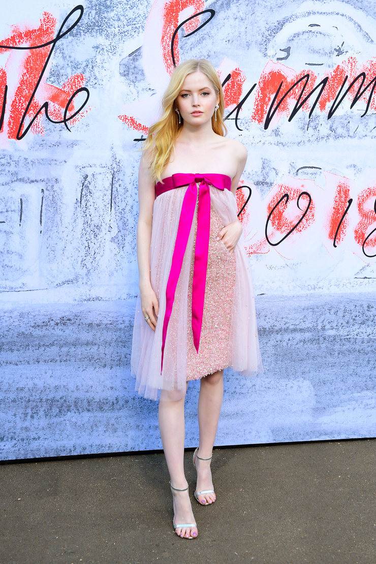 Ellie Bamber picture