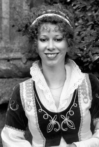 Image of Elizabeth Estensen