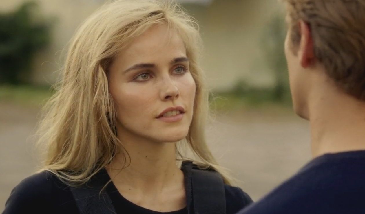 Isabel Lucas as "Samantha Cage"