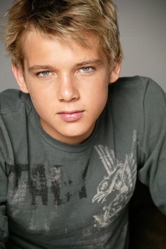 Picture of Max Thieriot