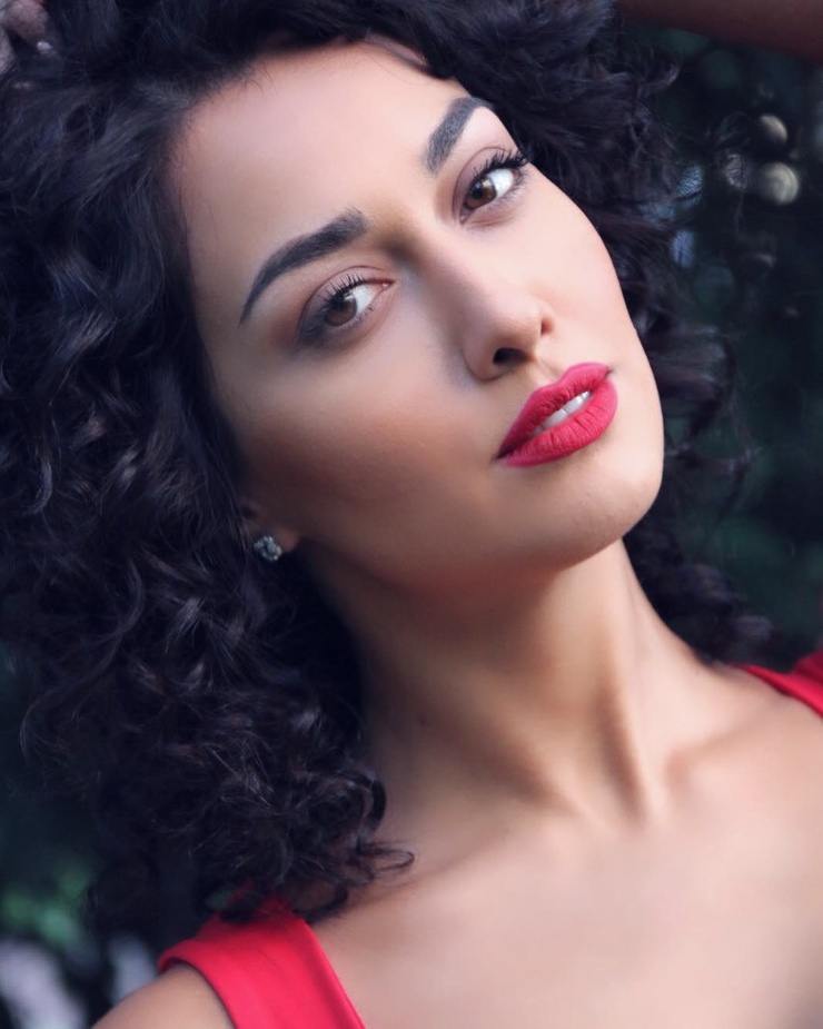 Picture of Sadaf Taherian