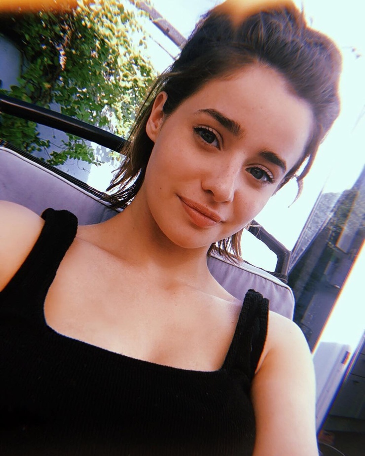 Image of Holly Earl