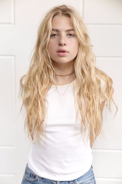 Picture of Anais Gallagher