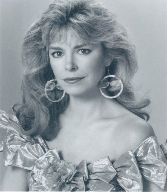 Picture of Linda Cook