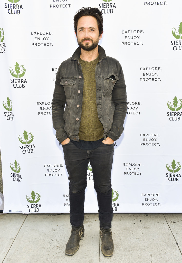 Picture of Justin Chatwin