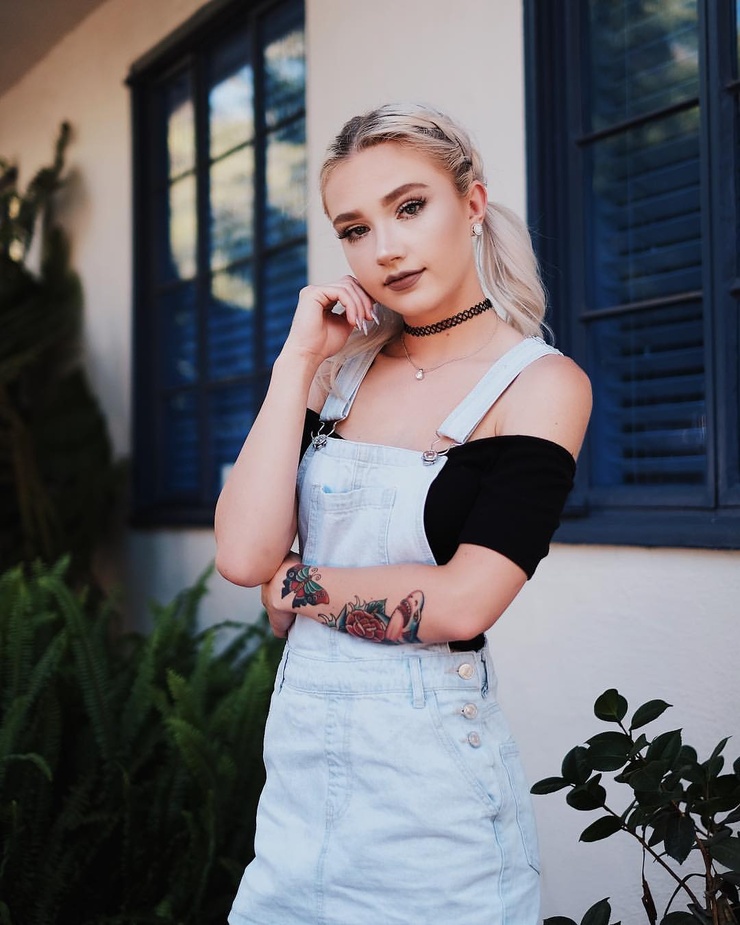 Picture of April Jayne