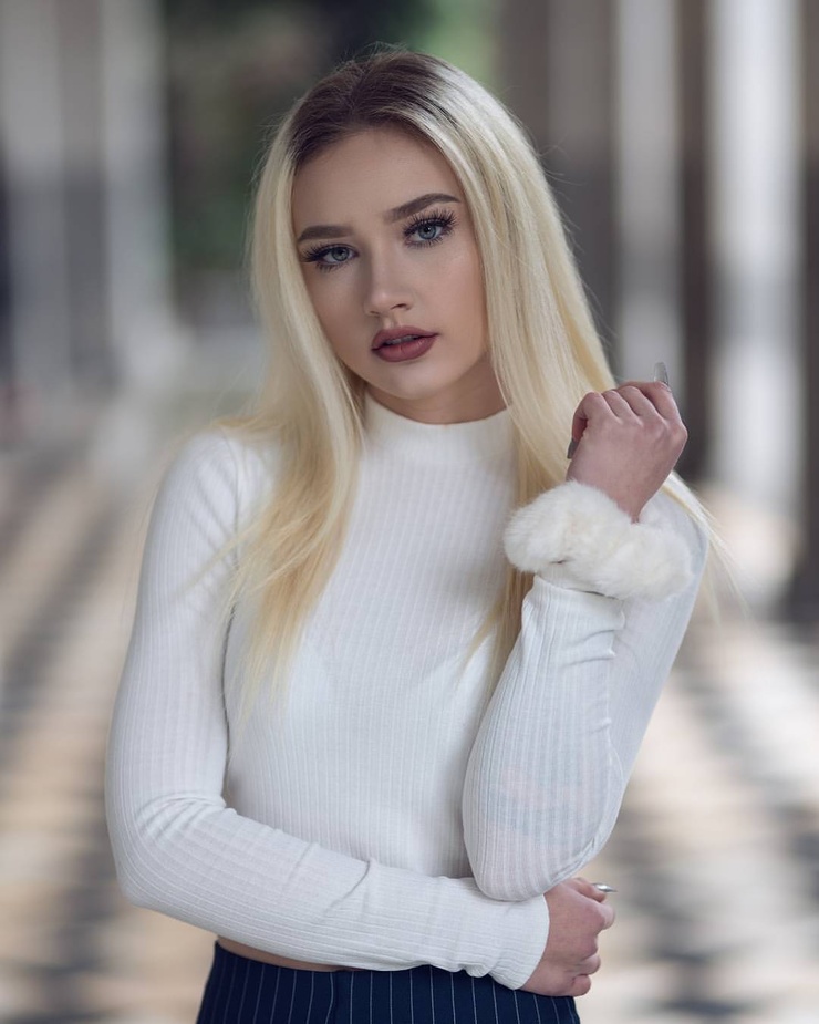 Picture of April Jayne