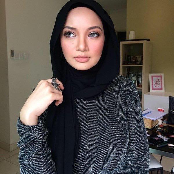 Neelofa02