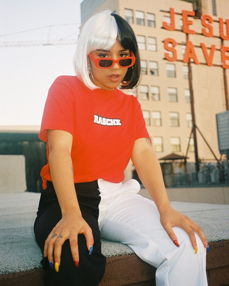 Picture of Lee Velvet