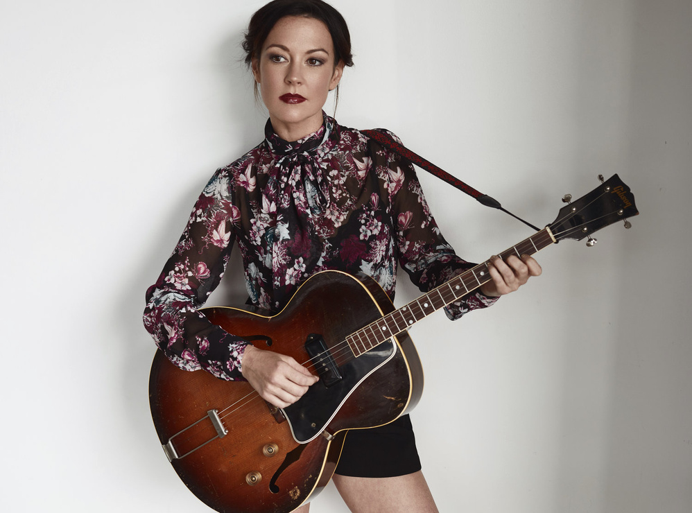 Amanda Shires image
