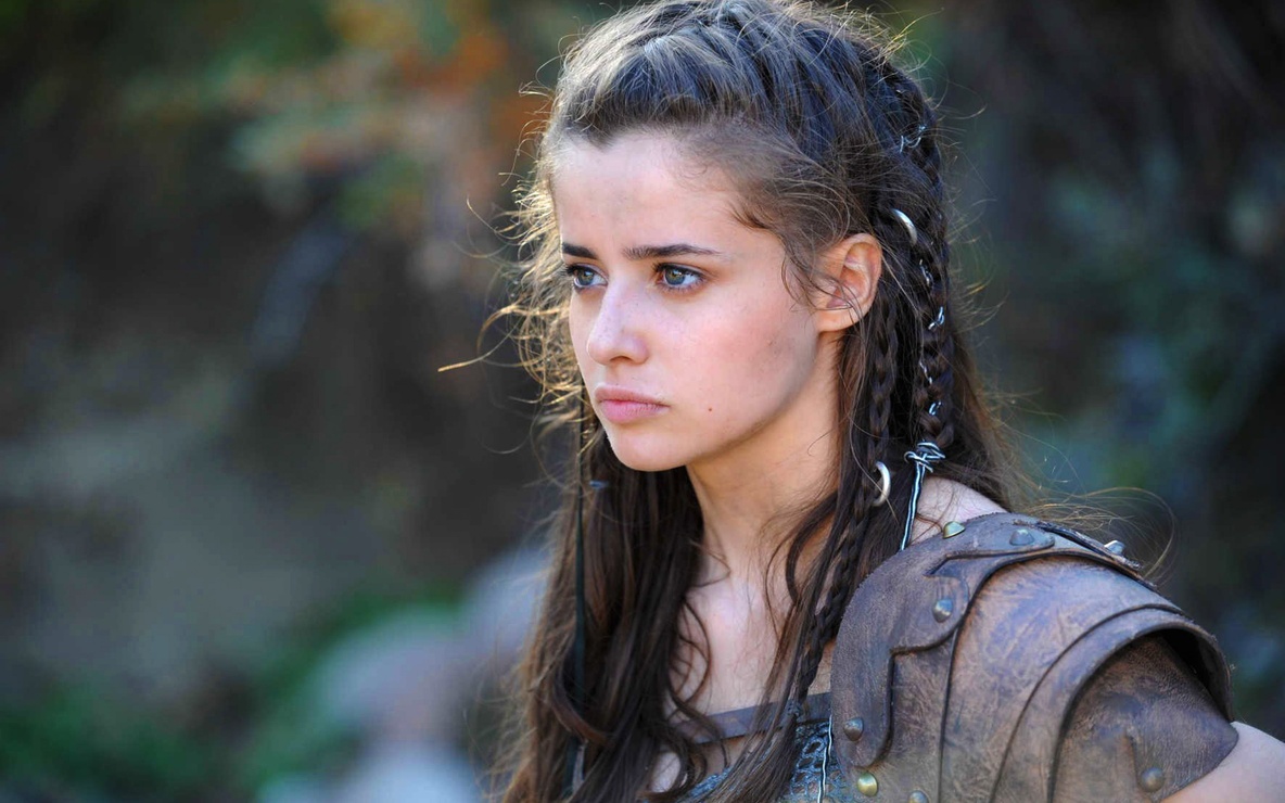 Image of Holly Earl