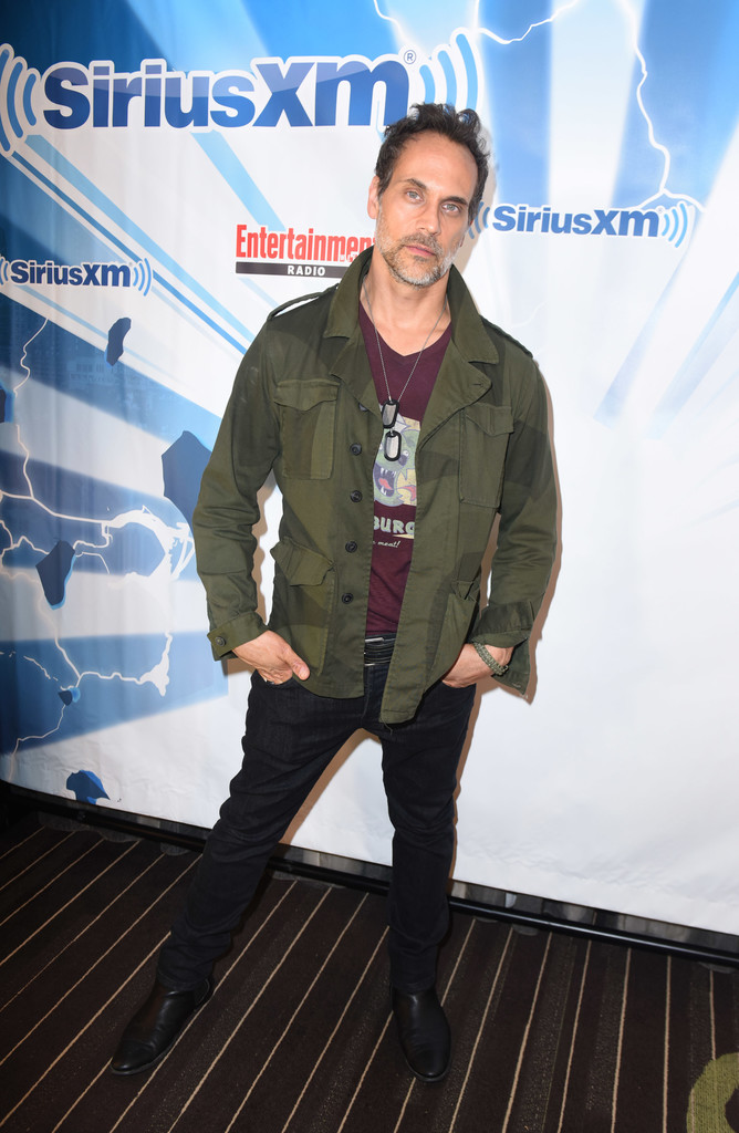 Picture of Todd Stashwick