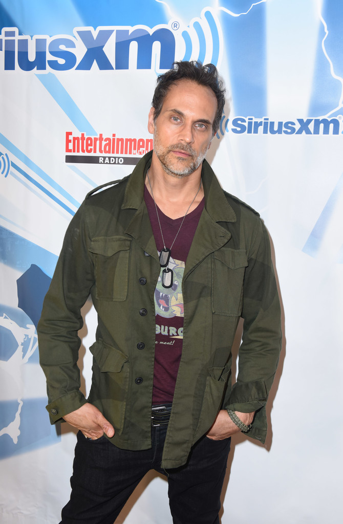 Picture of Todd Stashwick