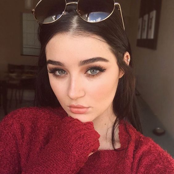 Picture of Mia Alves