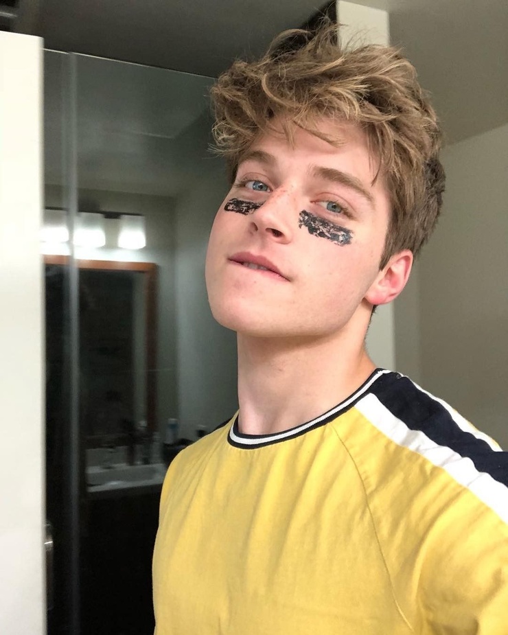 Picture of Froy Gutierrez