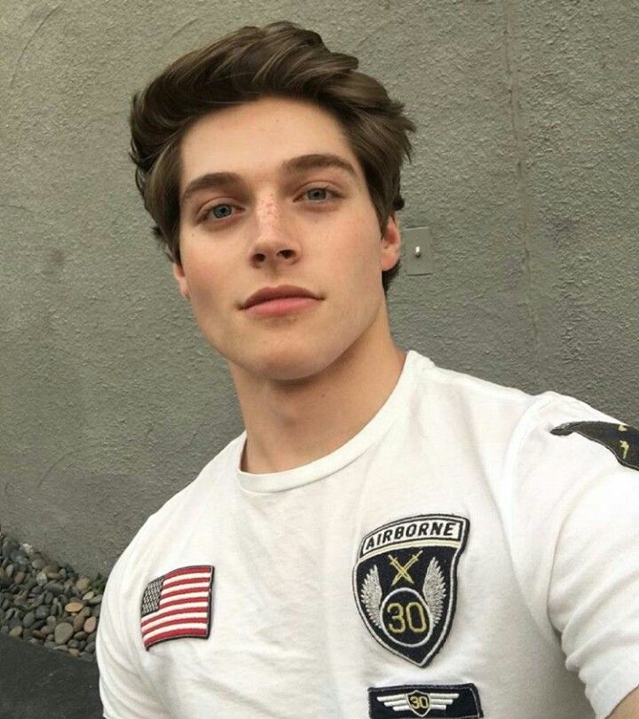 Picture of Froy Gutierrez