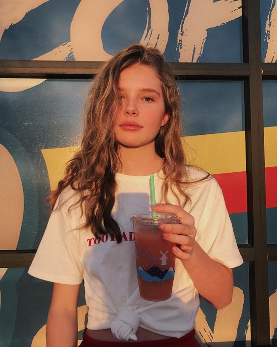 Picture of Ellie Thumann