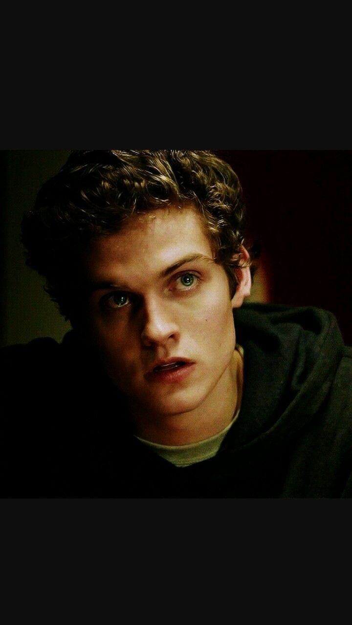 Daniel Sharman picture