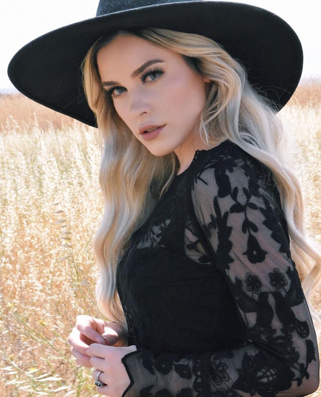 Lauren Calaway image