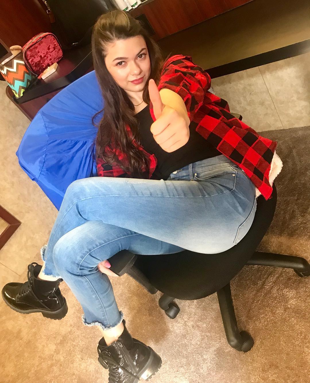 Picture of Nikki Hahn